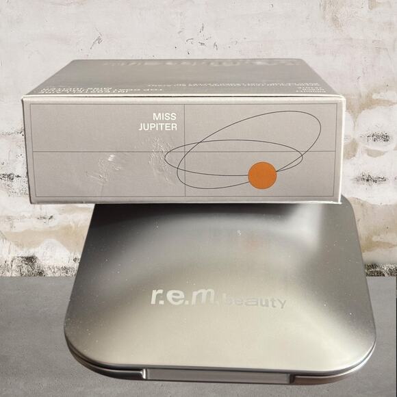 R.E.M.Beauty | Makeup | Rem Beauty Interstellar Highlighter Topper In ...